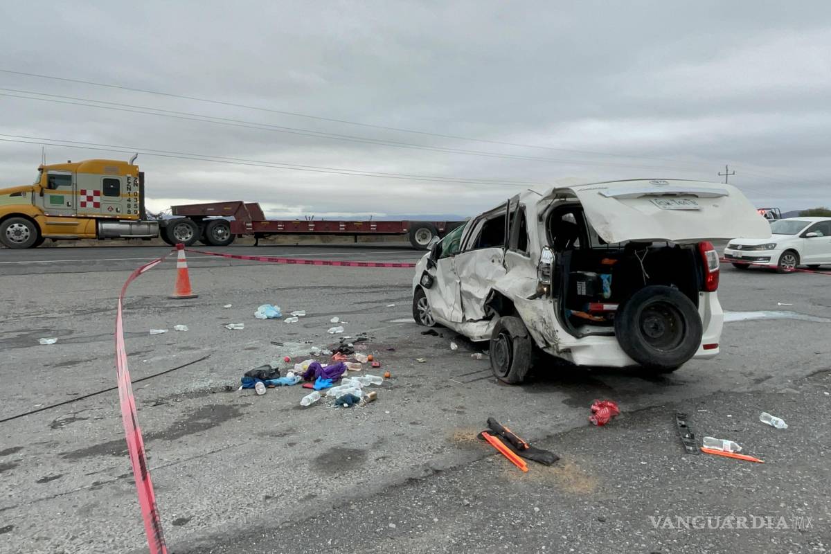 Fatal choque entre una camioneta y un tráiler deja dos muertos en la carretera Saltillo-Monclova