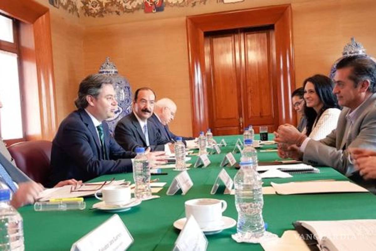 Evalúan Nuño y ‘El Bronco’ avances educativos en NL