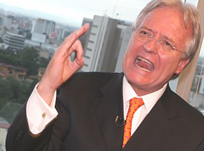 Martí pide dar claridad a plagio de su hijo