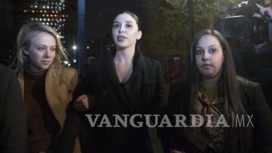 ¿Quién es Mariel Colón?... la misteriosa mujer que acompaña en todo ...