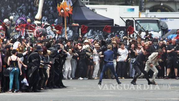 ¿Cómo fue que una película de James Bond ‘inventó’ el desfiles de Día de Muertos en CDMX?