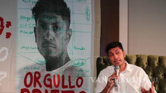 Tenoch Huerta visibiliza el racismo mexicano en su libro “Orgullo...