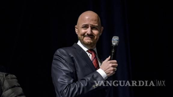 John Milton hipnotiza al Teatro Fernando Soler en su visita a Saltillo