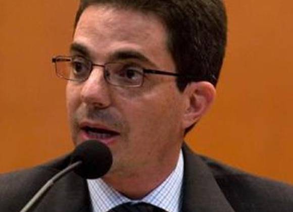 Regresa Bazbaz, el del caso Paulette; tendrá cargo en Hacienda