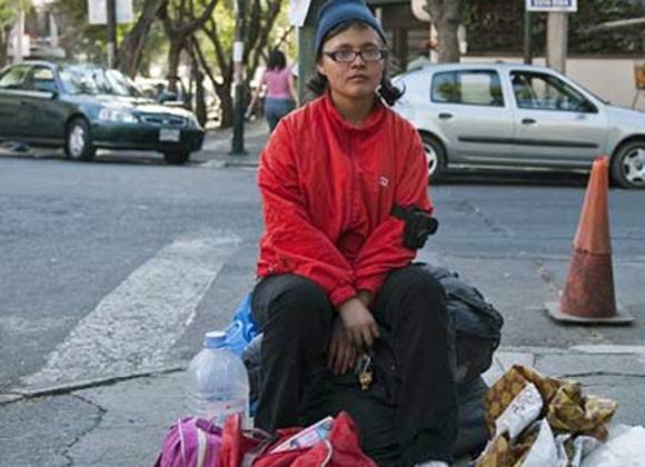 Estibalis consigue dinero para boda real, es su última esperanza