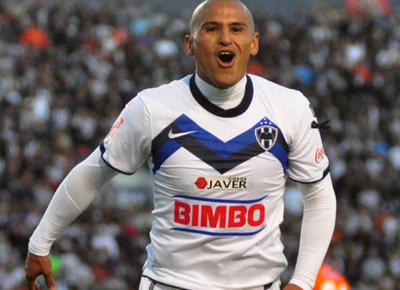 Directiva del Monterrey ve opciones para Suazo