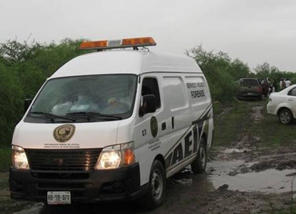 Encuentran 10 cuerpos en carretera de Michoacán