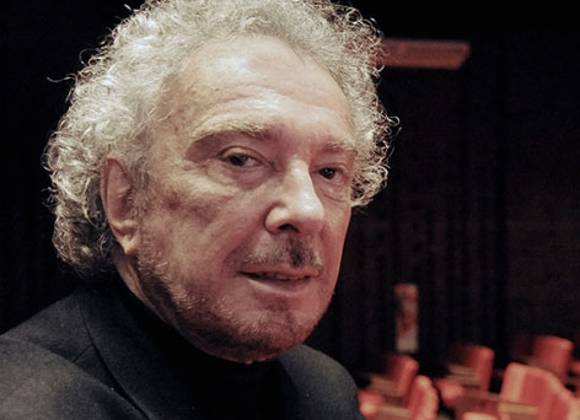 El actor Alfredo Alcón celebra hospitalizado sus 82 años