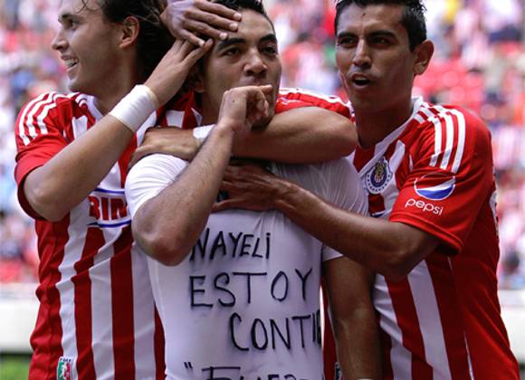 Chivas se aferra al Clausura y a la Copa Libertadores