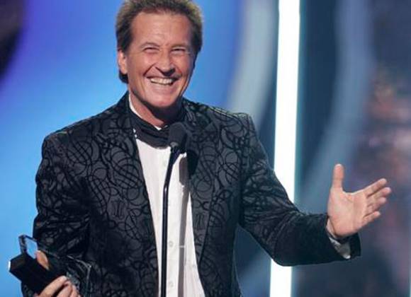 Emmanuel busca llegar a las nuevas generaciones