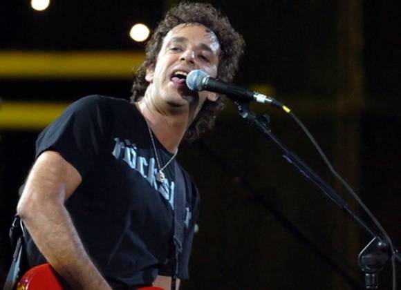 Cerati gana Premio Gardel de Oro