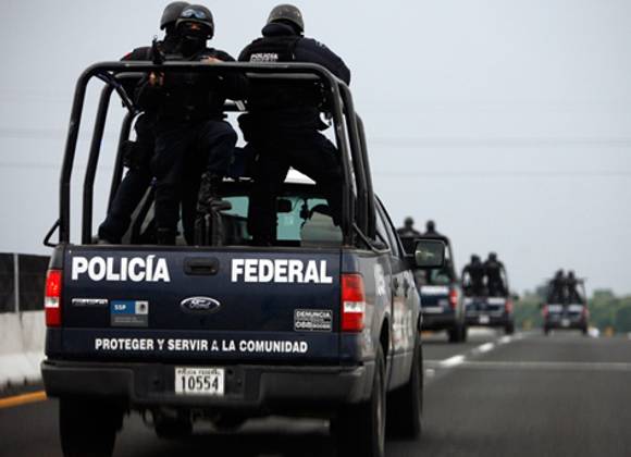 Salen del DF más de mil federales a Monterrey