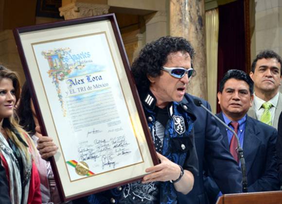 Homenajean a Alex Lora en los Angeles