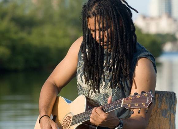 "Sesiones íntimas", nuevo proyecto del cantante Amaury