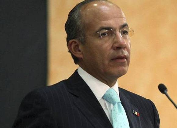 Lamenta Felipe Calderón muerte de Calero