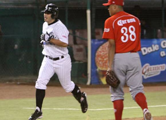 Solís conecta grand slam definitorio