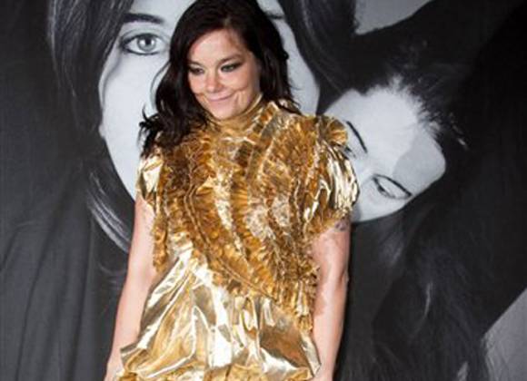 Bjork se lleva el "Oscar de internet" como artista del año