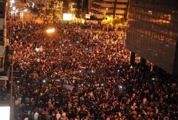 Ciudadanos turcos salen a la calle