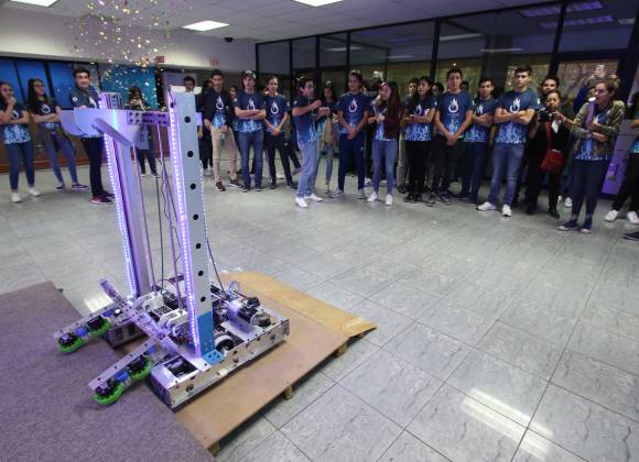 Alumnos del ITESM Campus Saltillo presentan robot; participarán en ...