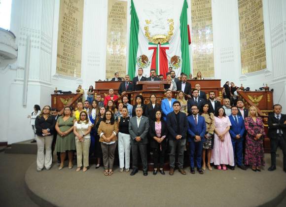 Congreso CDMX, con minuto de silencio, lamenta crimen contra colaboradores de Clara Brugada