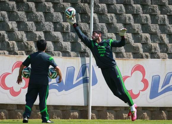 Corona, motivado por Ochoa