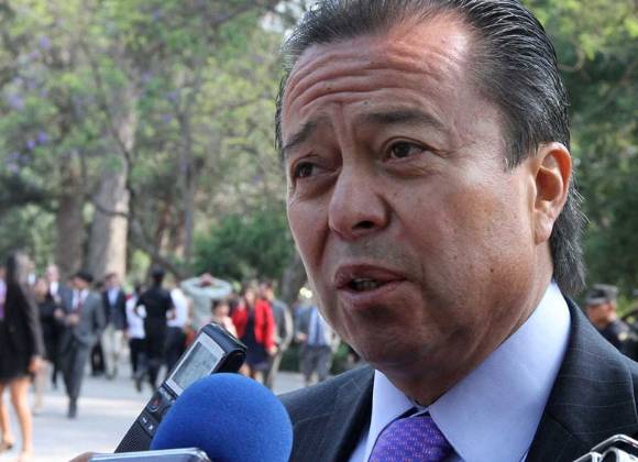 Triunfo de 'El Bronco' evidencia insuficiencia de partidos: Camacho