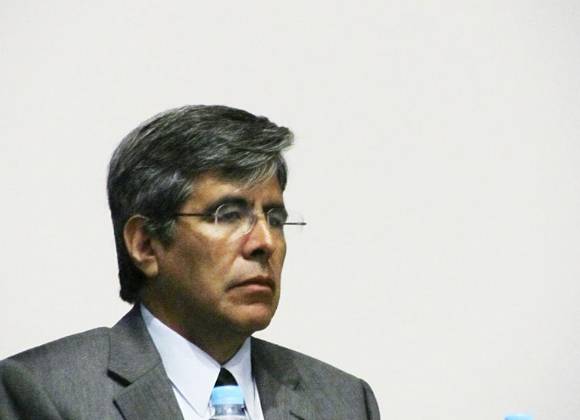 La robótica nació en las fábricas: Raúl Rojas