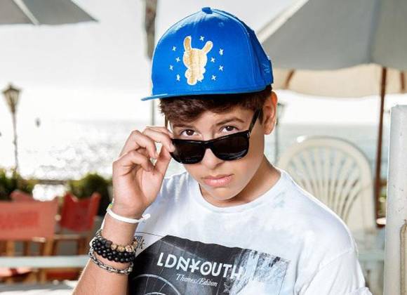 Matt Hunter causa revuelo a su llegada a México