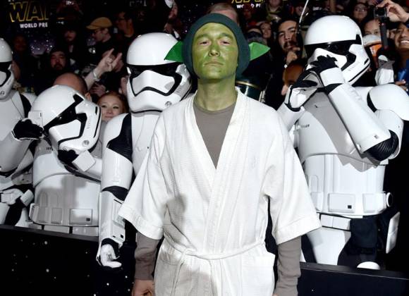 Esta estrella se presentó al estreno de 'Star Wars' disfrazado de Yoda