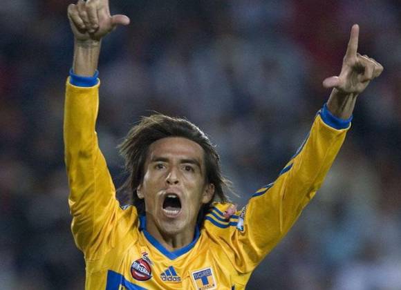 Lucas Lobos ya es mexicano