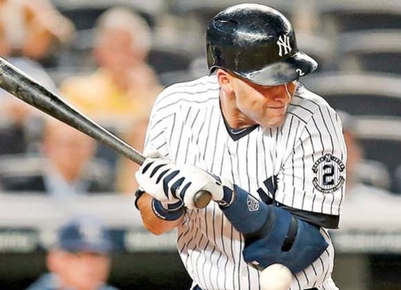 Jeter recibe homenajes en su peor momento