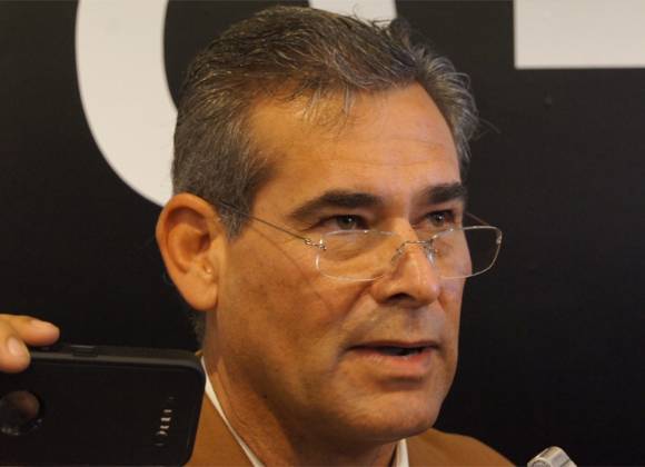 Caída del crudo impacta a GIMSA