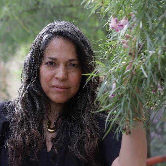“La poesía es otra manera de darle sensibilidad al conocimiento ...