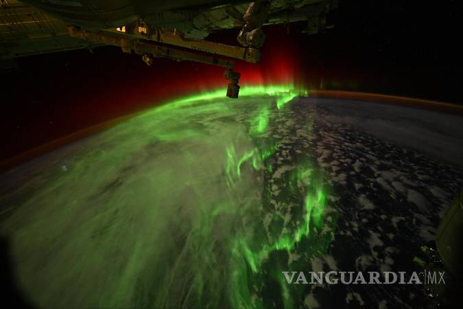 Así se ven las auroras australes desde la EEI, astronautas publican ...