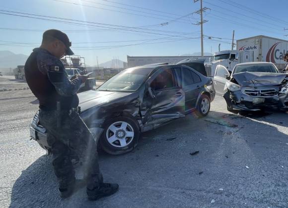 Imprudente conductor provoca accidente en el Libramiento Óscar Flores Tapia