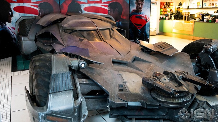 Así luce el nuevo e imponente batimóvil (fotos)