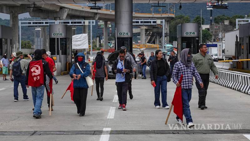 Toman maestros casetas de La Venta y Palo Blanco de la Autopista del Sol