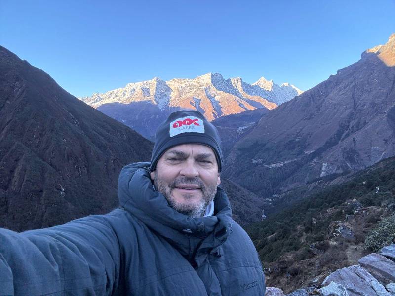 Saltillense Miguel Wheelock honra el legado familiar escalando el Everest