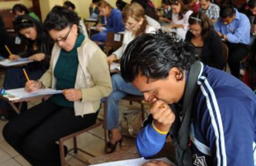 Dan nuevas reglas para ser maestro en México