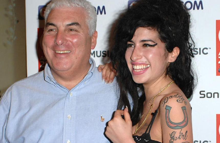 Padre de Amy Winehouse lanza su segundo disco
