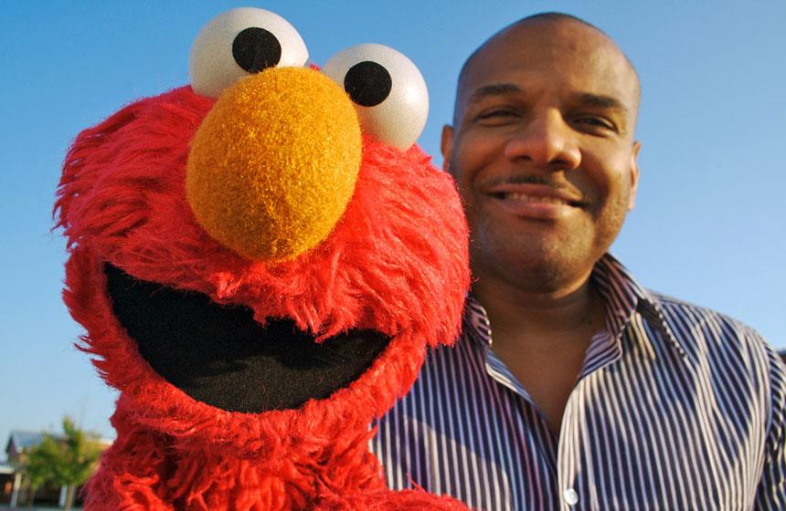 Voz de Elmo se salva de otra acusación sexual