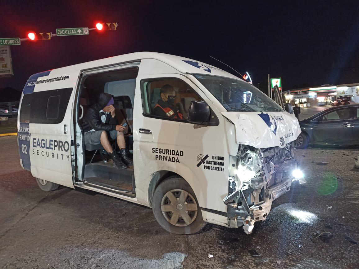 Choque al sur de Saltillo deja dos lesionados y daños materiales - Lado.mx