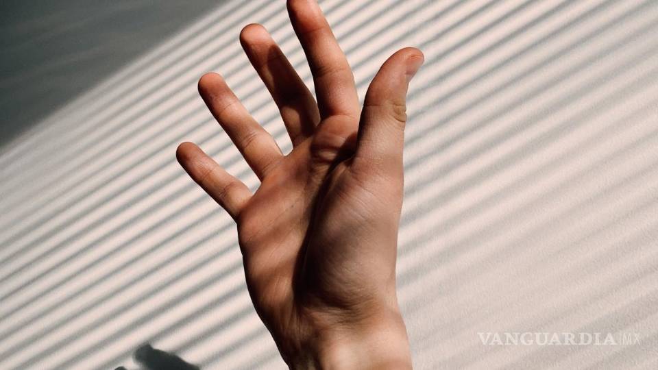 Pies, manos y cabello; los fetichismos que venden fotos y generan ...