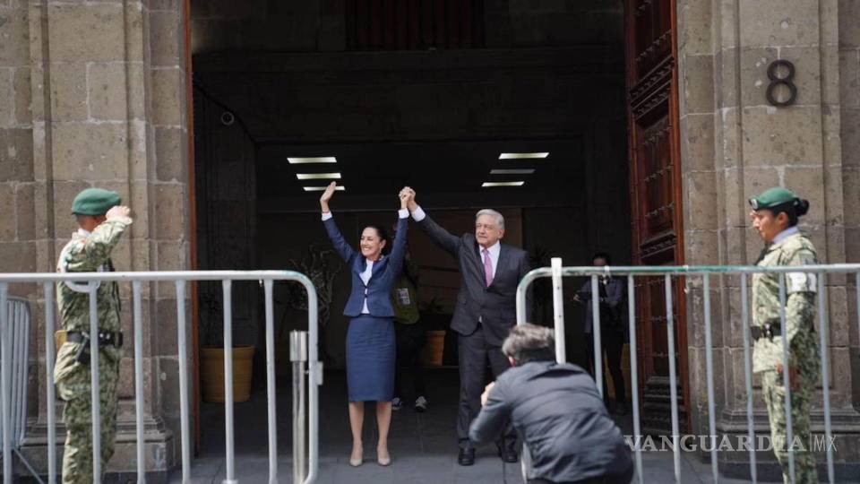 ¡Conferencia EN VIVO! Claudia Sheinbaum y AMLO se reúnen en Palacio ...