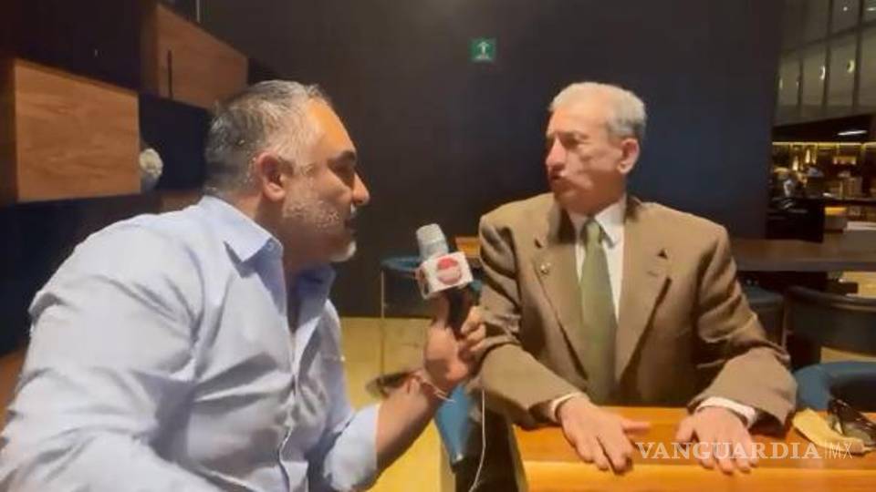 Vicente Serrano hace enfurecer al padre de Carlos Loret de Mola