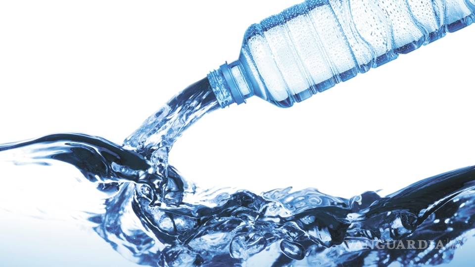 Desconfianza mexicana: Gastamos un chorro en agua