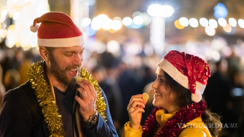 ¿Por qué se comen 12 uvas durante la cena de Año Nuevo? Este es el ...
