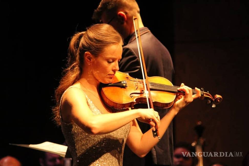 Myroslava Khomik homenajea en Saltillo a Sibelius