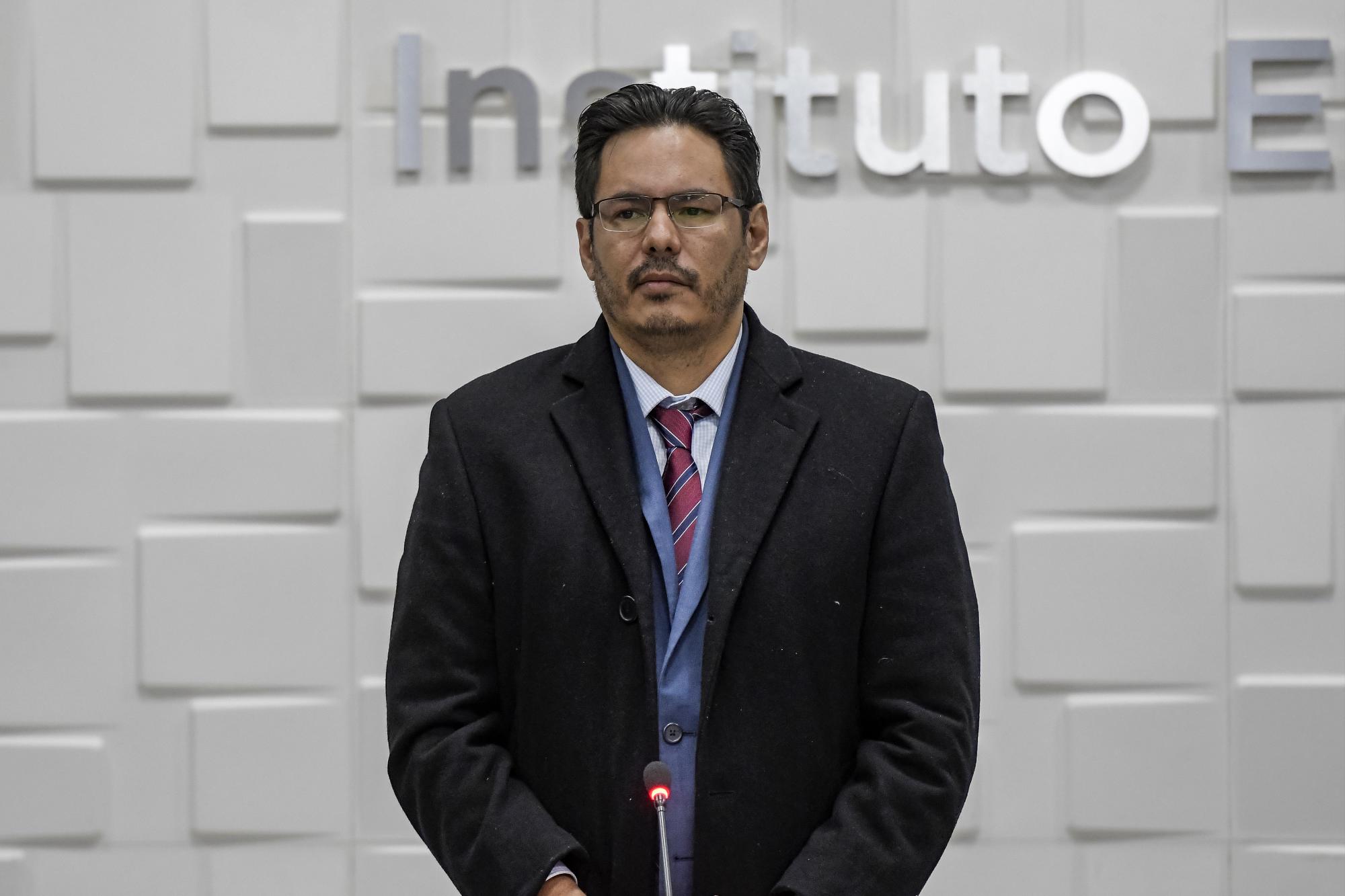 POLITICÓN: Rodrigo Paredes debe poner sus barbas a remojar - Lado.mx