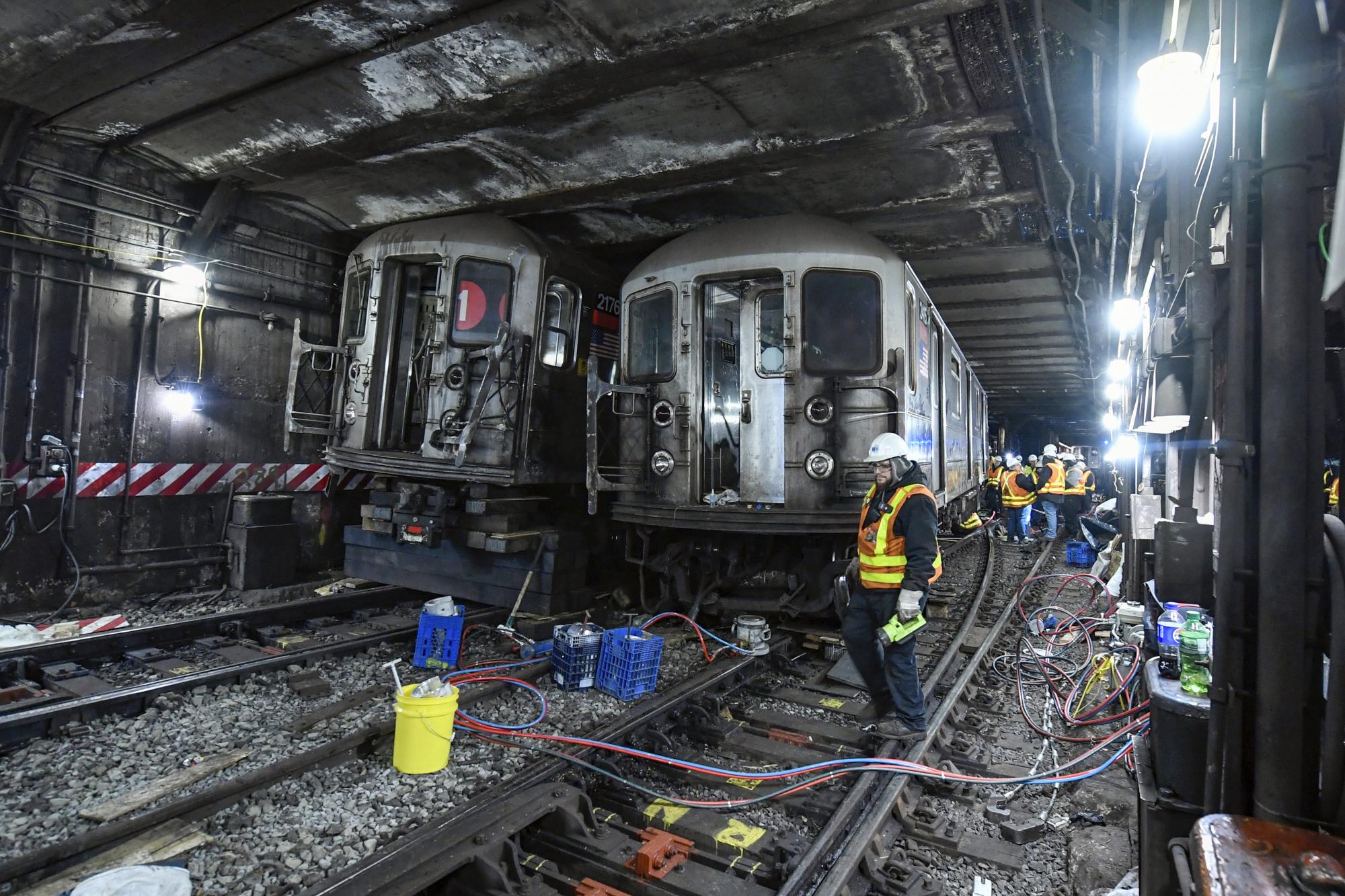 Descarrila tren del Metro de Nueva York; es el segundo incidente en una ...